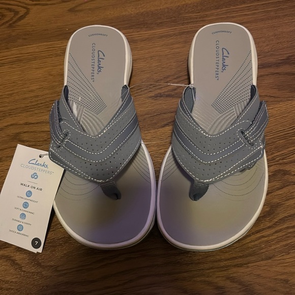 Cloudsteppers by Clarks | Shoes | Nwt Clarks Cloudsteppers Sandals 7 ...